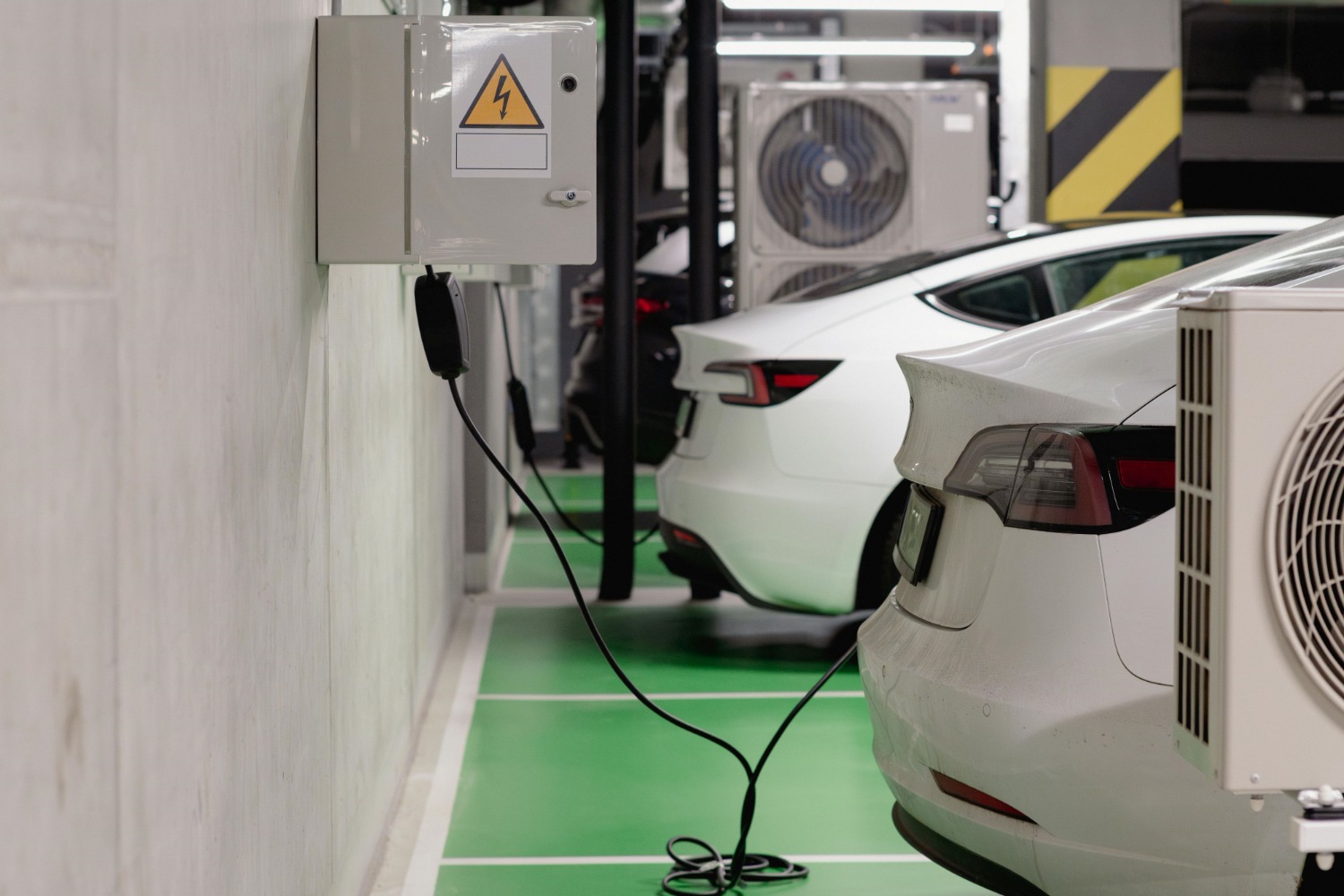 Demand for EV technicians surges in tandem with rise in automotive ...