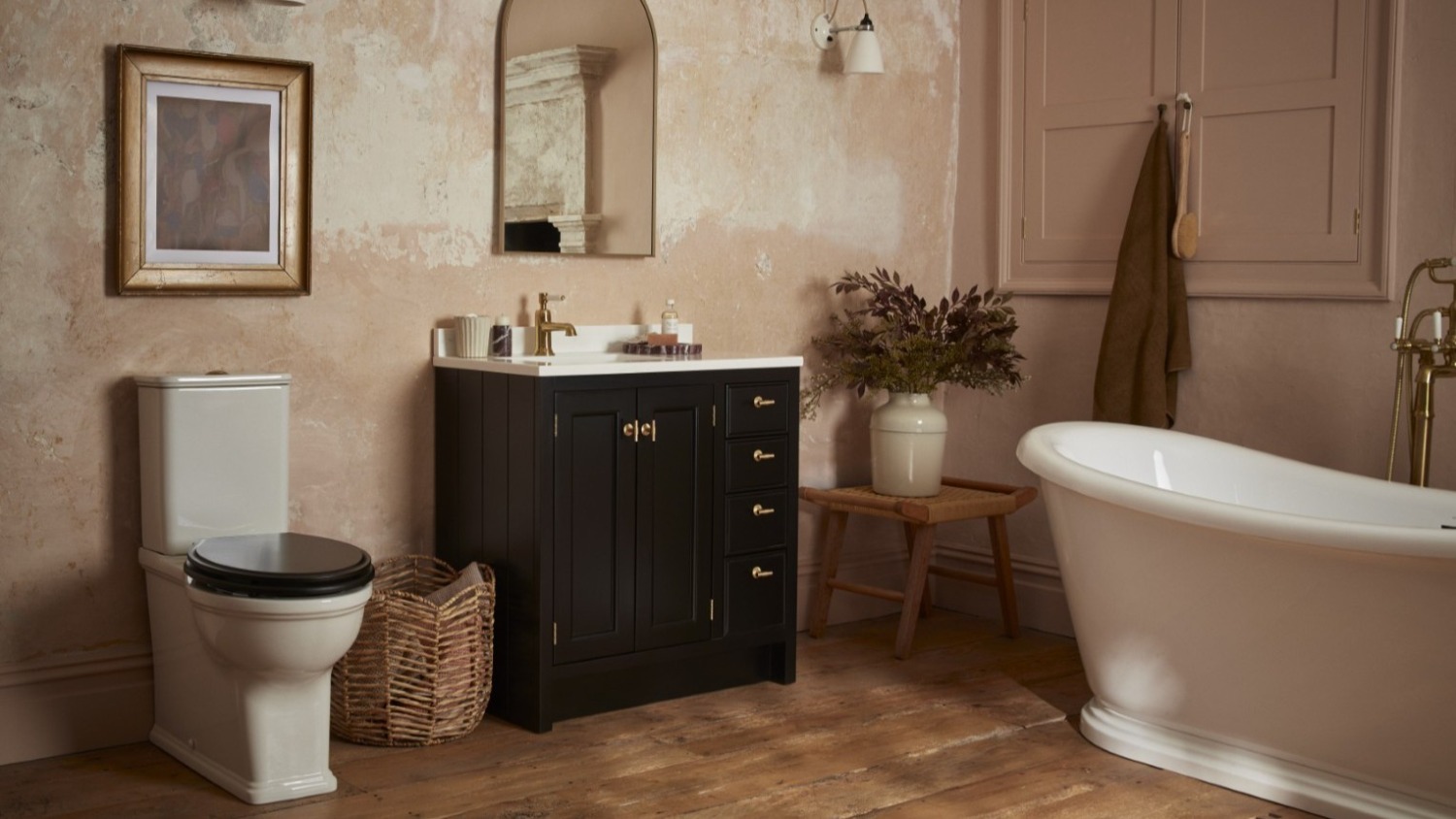 Hampton Collection Embraces New Hues: Roper Rhodes Introduces Matt Sage ...